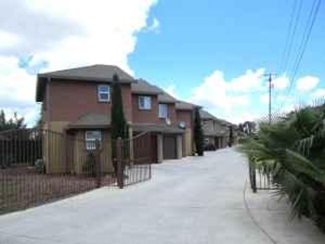 $900 3 Bedroom 2.5 Bath Duplex 5611 Arboga Road