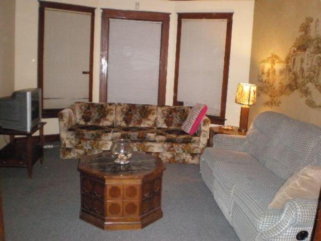 $900 / 3br 1200ft² 3 Bedroom Furnished Apartment Utilities Included Niagara Falls map