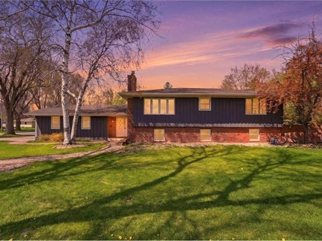 900 13th Ave SW, Willmar, MN 56201