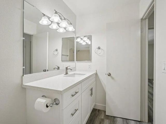 $900 1 Bed / 1 Bath Apartment Available