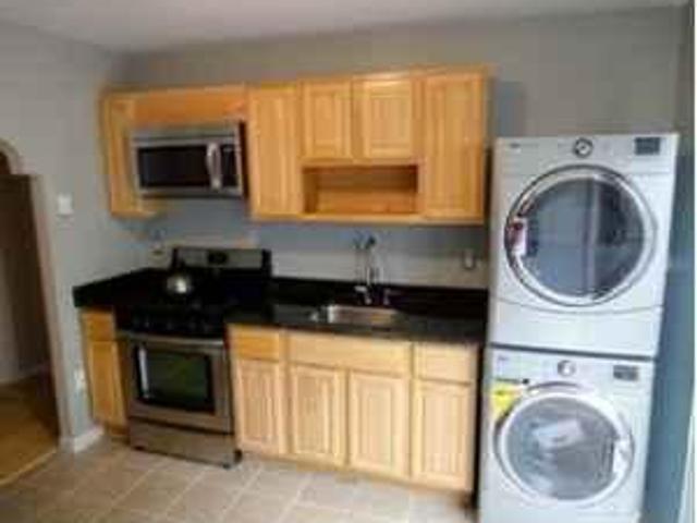 $900 / 1br Lg 1 BR Newly Renovated South Philadelphia map