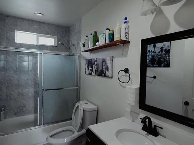 $900 2 Bedroom & 2 Bathroom Rental Home Av