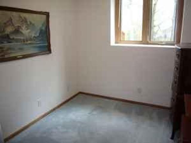 $900 / 2br 2 bedroom 1 bathroom utilities included 1154 Missouri Ave map