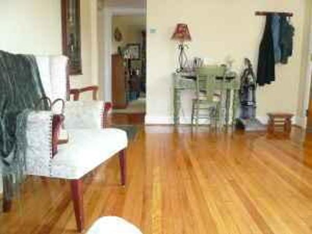 $900 / 2br 2br/1ba, HOUSE for rent, central heat and air, fenced corner lot Norview
