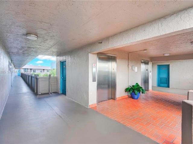 900 Colony Point Cir, Unit 505, Pembroke Pines, FL 33026 | MLS #A11960 | Compass