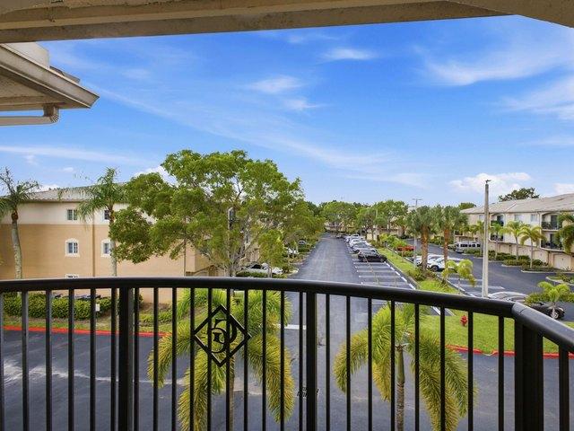 900 Crestwood Ct S Apt 920, Royal Palm Beach, FL 33411
