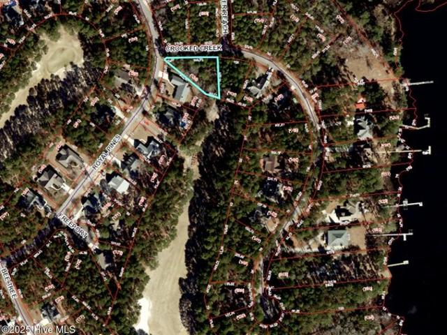 900 Crooked Creek Dr, New Bern, NC 28560
