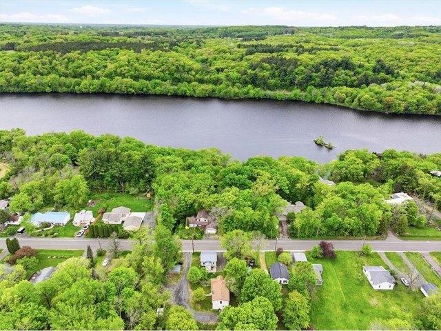 900 and 902 N Hamilton St, Saint Croix Falls, WI 54024