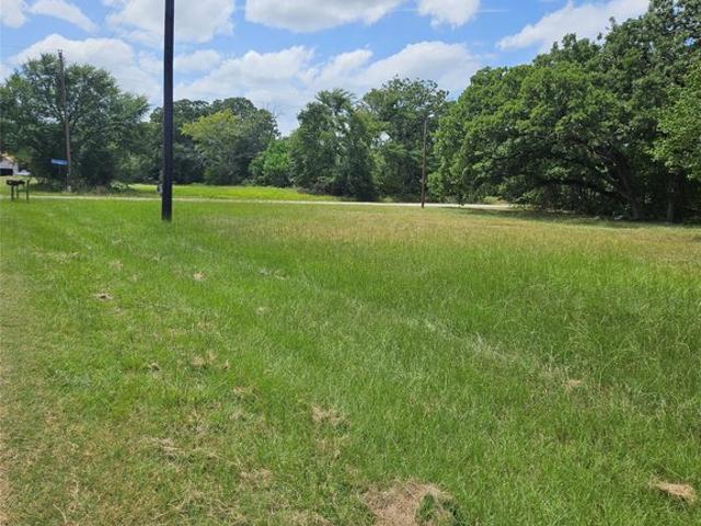 900 Bora St, Tool, TX 75143