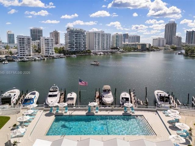 900 Bay Dr # DS14, Miami Beach, FL 33141