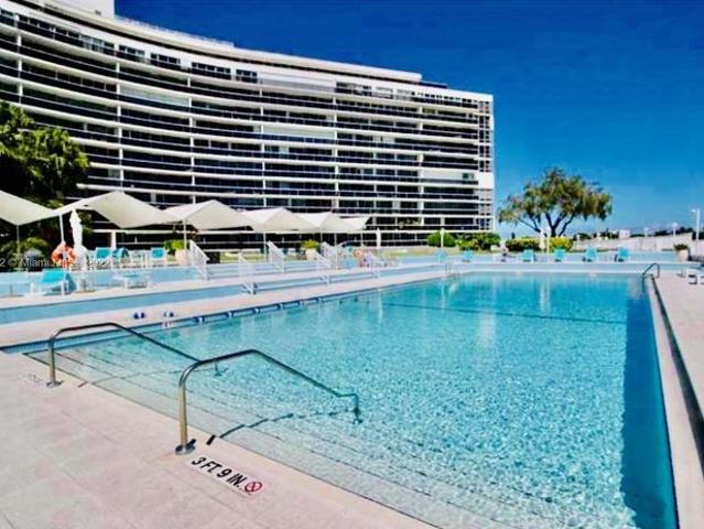 900 Bay Dr #811 Miami Beach, FL 33141