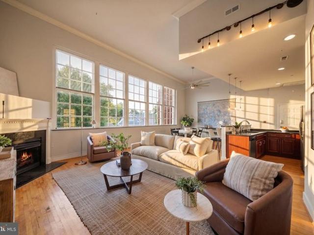 900 Barton St Unit 301, Fredericksburg, VA 22401