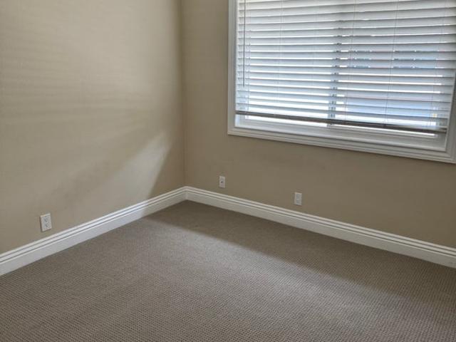 $900 Bedroom for male roommate Irvine