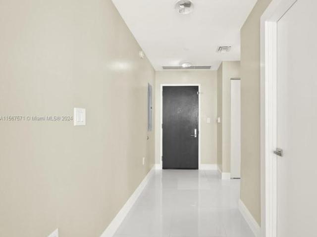 900 Biscayne Blvd #2612, Miami, FL 33132