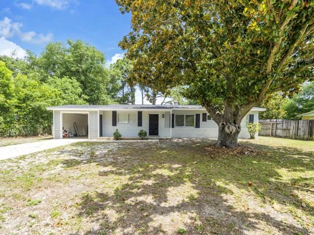 900 Bryn Mawr Blvd, Mary Esther, FL 32569