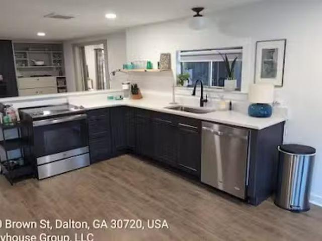 900 Brown St, Dalton 1 Bedroom 1 Bath
