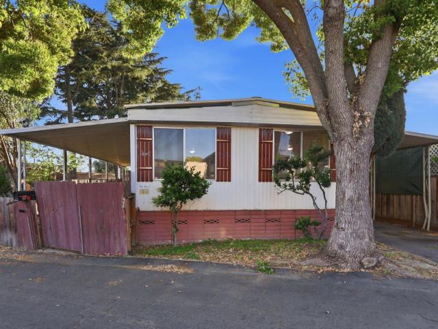 900 Golden Wheel Park Drive 01