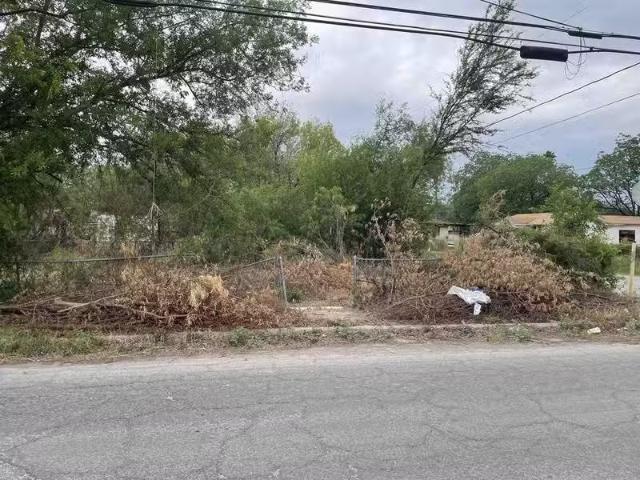 900 Gillis, Del Rio, TX 78840