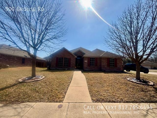 900 Grouse Rd, 3 beds, 2 full baths