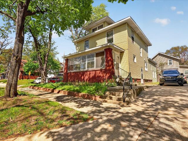 900 Dallas Avenue