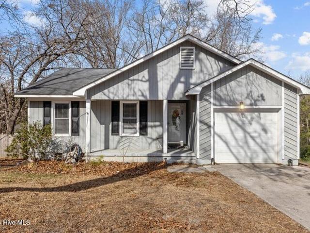 900 Dandridge Dr, Fayetteville, NC 28303