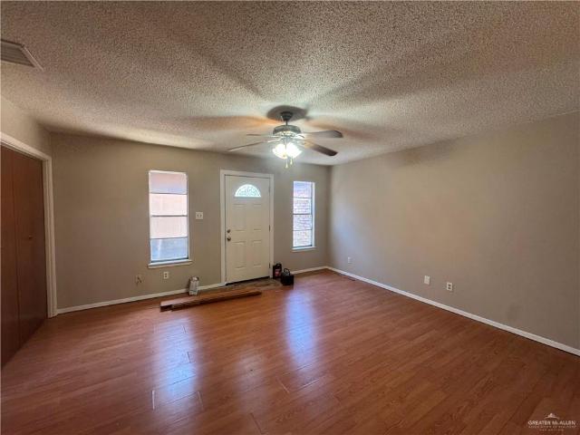 900 E Dallas Avenue 18