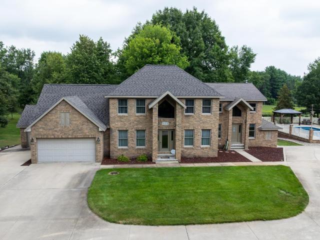 900 E Pine Grove Drive