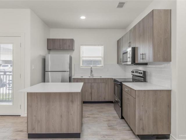 900 E Redbud Avenue 15b5