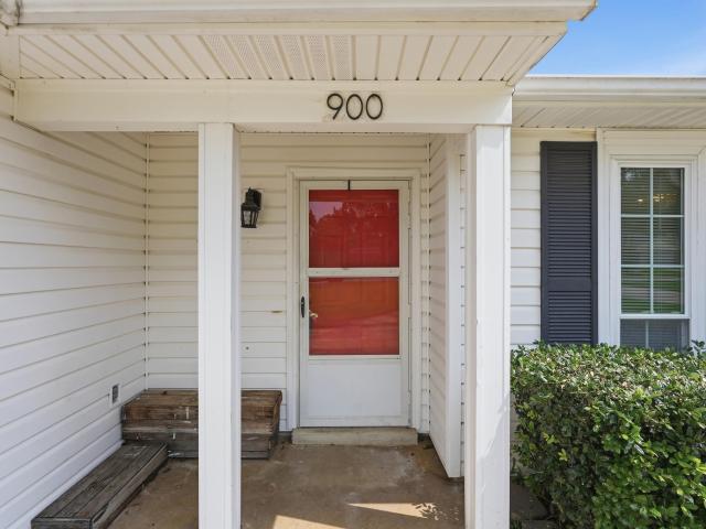 900 Edgewood Drive