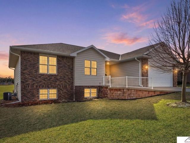 900 Fairway Ct, Crete, NE 68333