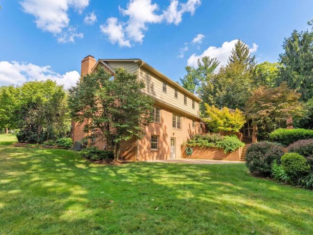 900 fairway dr