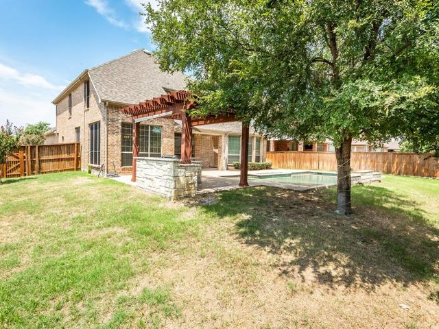 900 Fannin Drive