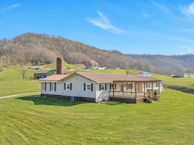 900 Key Farm Dr, Summersville, WV 26651
