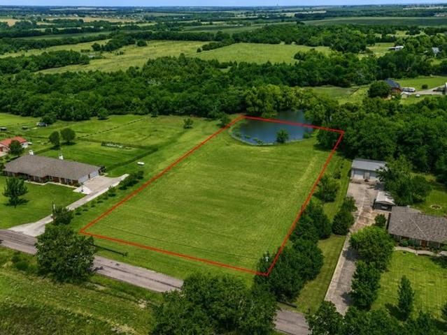 900 Hodgins Rd, Van Alstyne, TX 75495