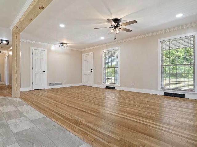 900 Larkwood Dr