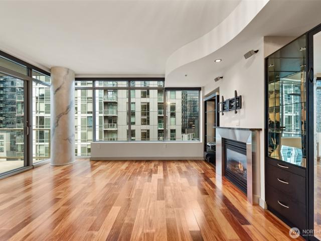 900 Lenora Street # W801