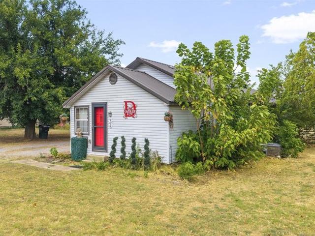 900 Lincoln St, Healdton, OK 73438