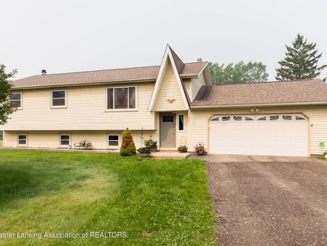 900 Lucy Rd, Howell, MI 48843