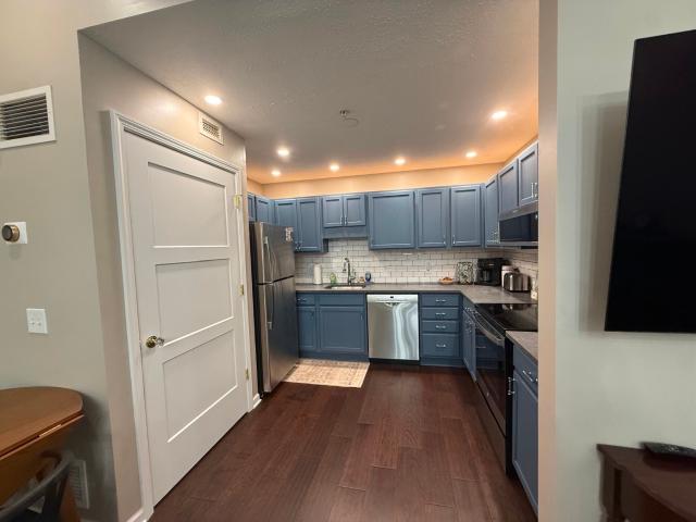900 MARKET Street 201