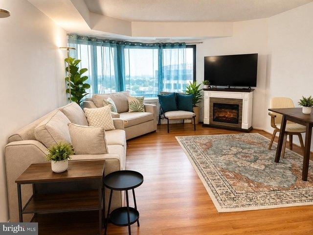 900 N Stafford St Apt 1702, Arlington, VA 22203