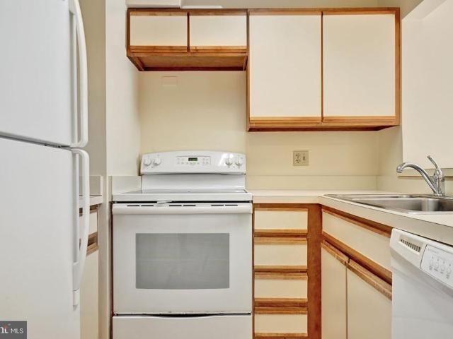 900 N Stafford Street # 1101