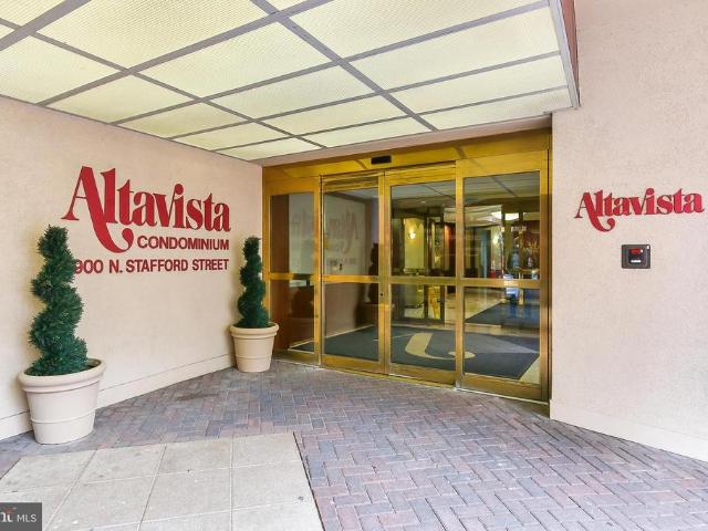 900 N Stafford Street # 1109