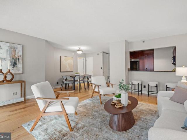 900 N Stafford Street # 1116