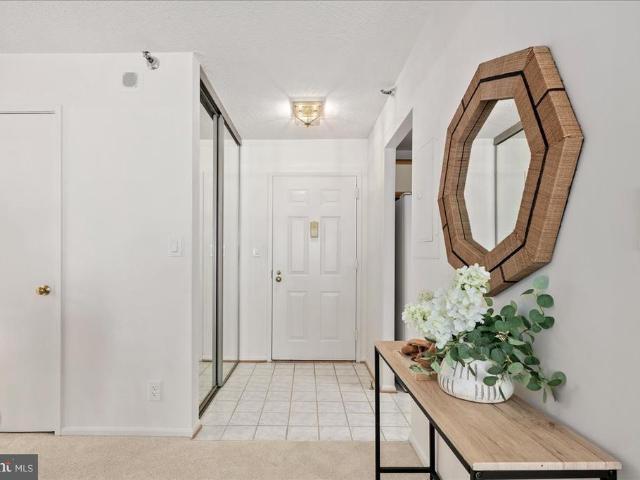 900 N Stafford Street # 916