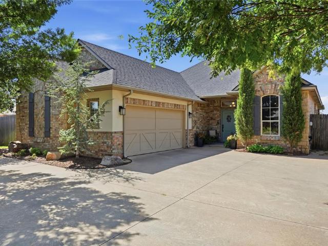 900 NW 194th Terrace