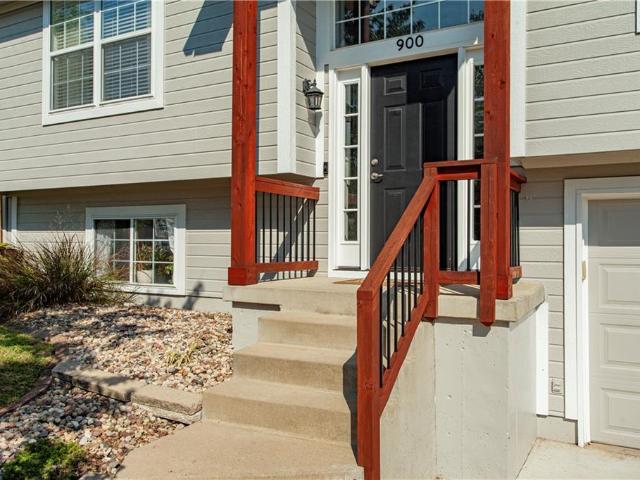 900 NW Poplar Court