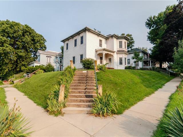 900 S 5th Street