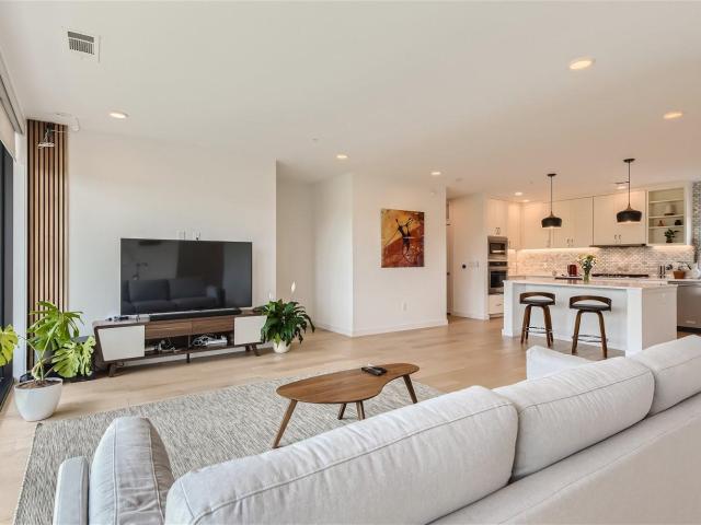 900 S 1st St # 421