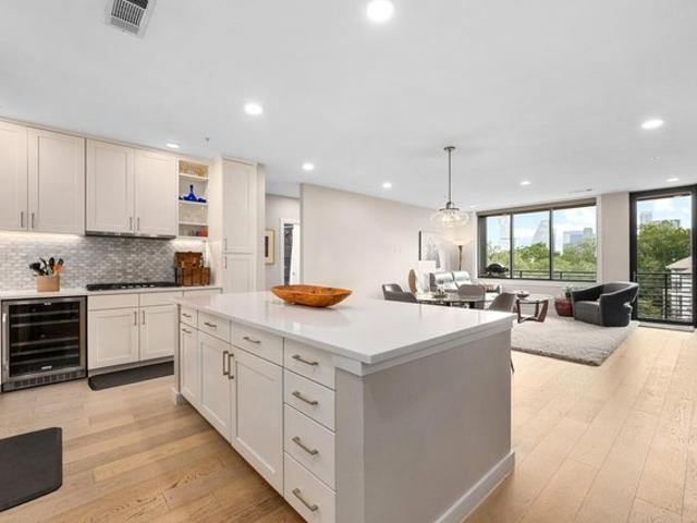 900 S 1st St Unit 312, Austin, TX 78704
