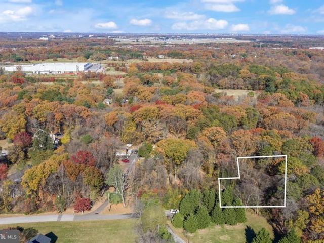 900 S Wieker Rd, Severn, MD 21144